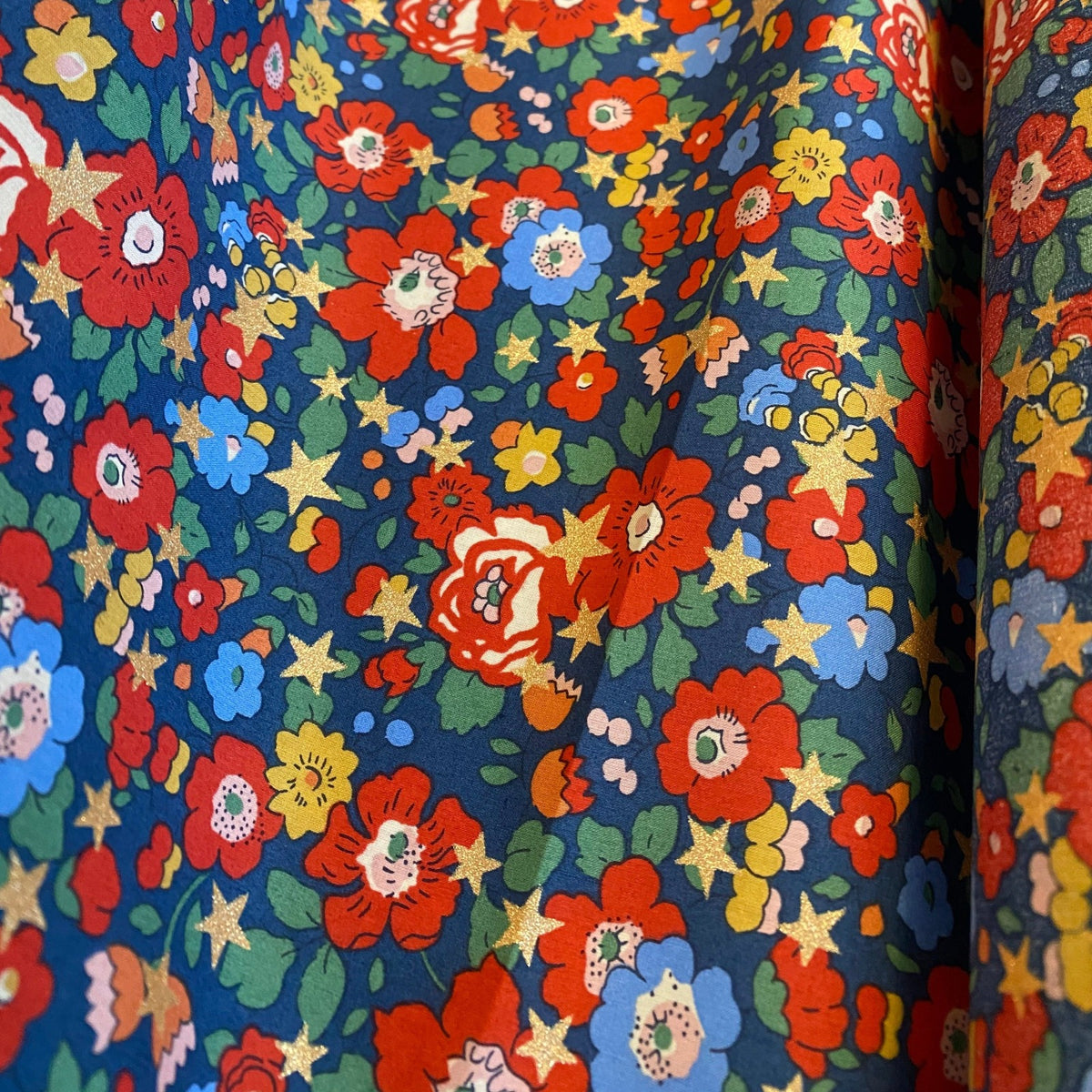 Betsy Star - Christmas, rød/grøn/gul (Tana Lawn®) – CPHquilt